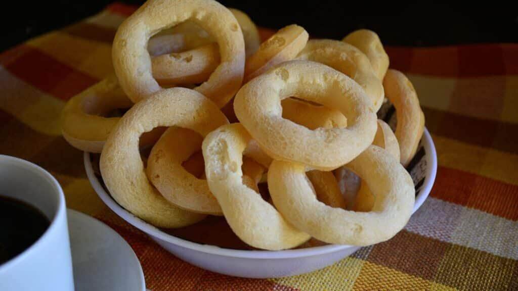 Como fazer biscoito de polvilho doce: receita fácil e deliciosa - CenárioMT