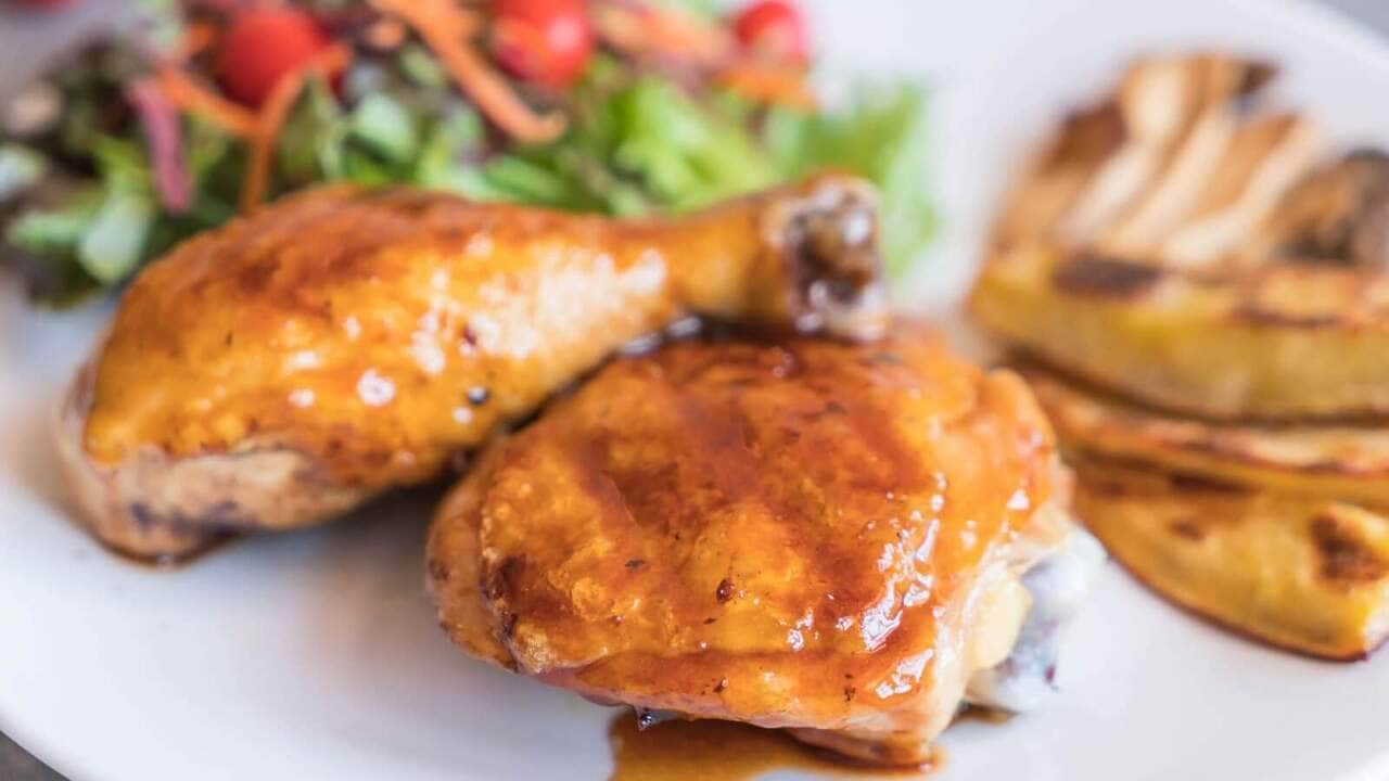 Frango assado no forno super temperado