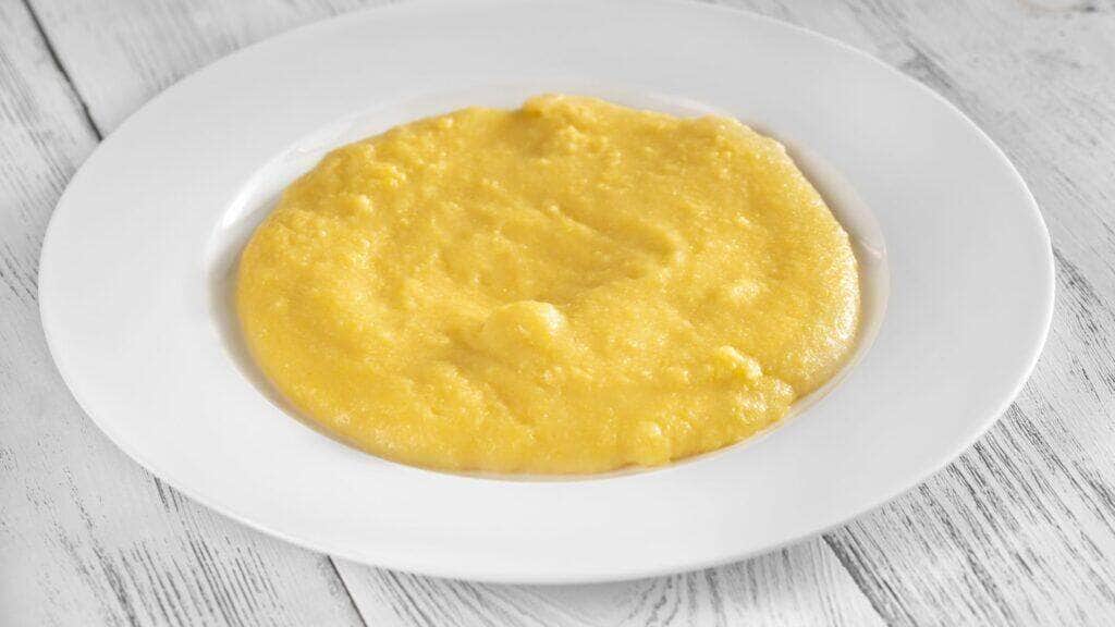 Receita de angu mole: 2 versões fáceis e deliciosas